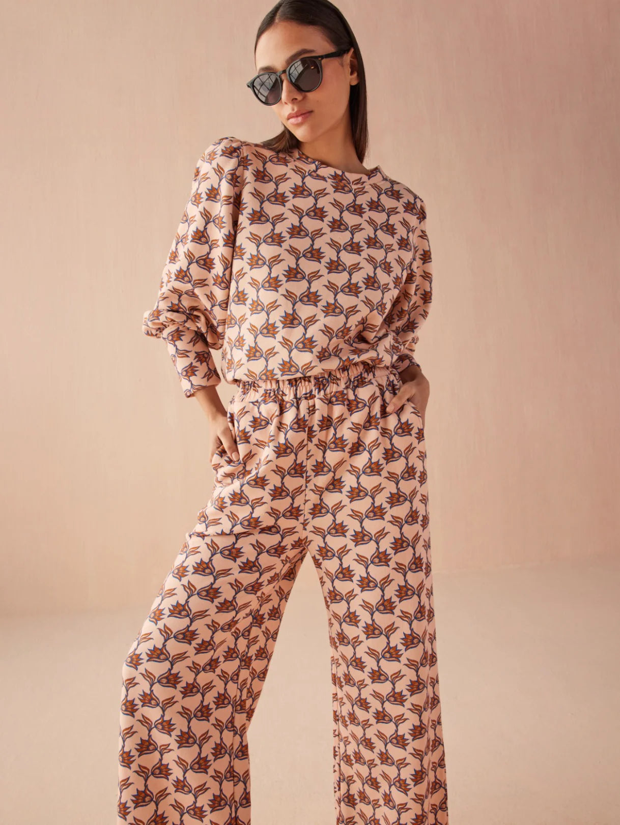 Lydia Sweatshirt | Quinn Redwood – Charlotte's Inc